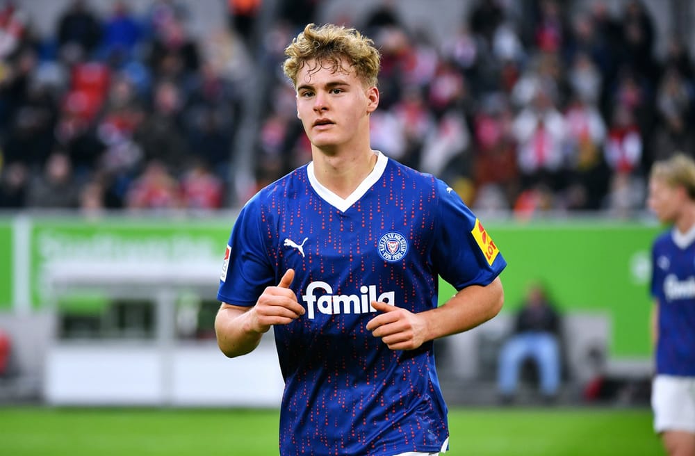 Ultimate list of left-back wonderkids to sign in FM24 💪